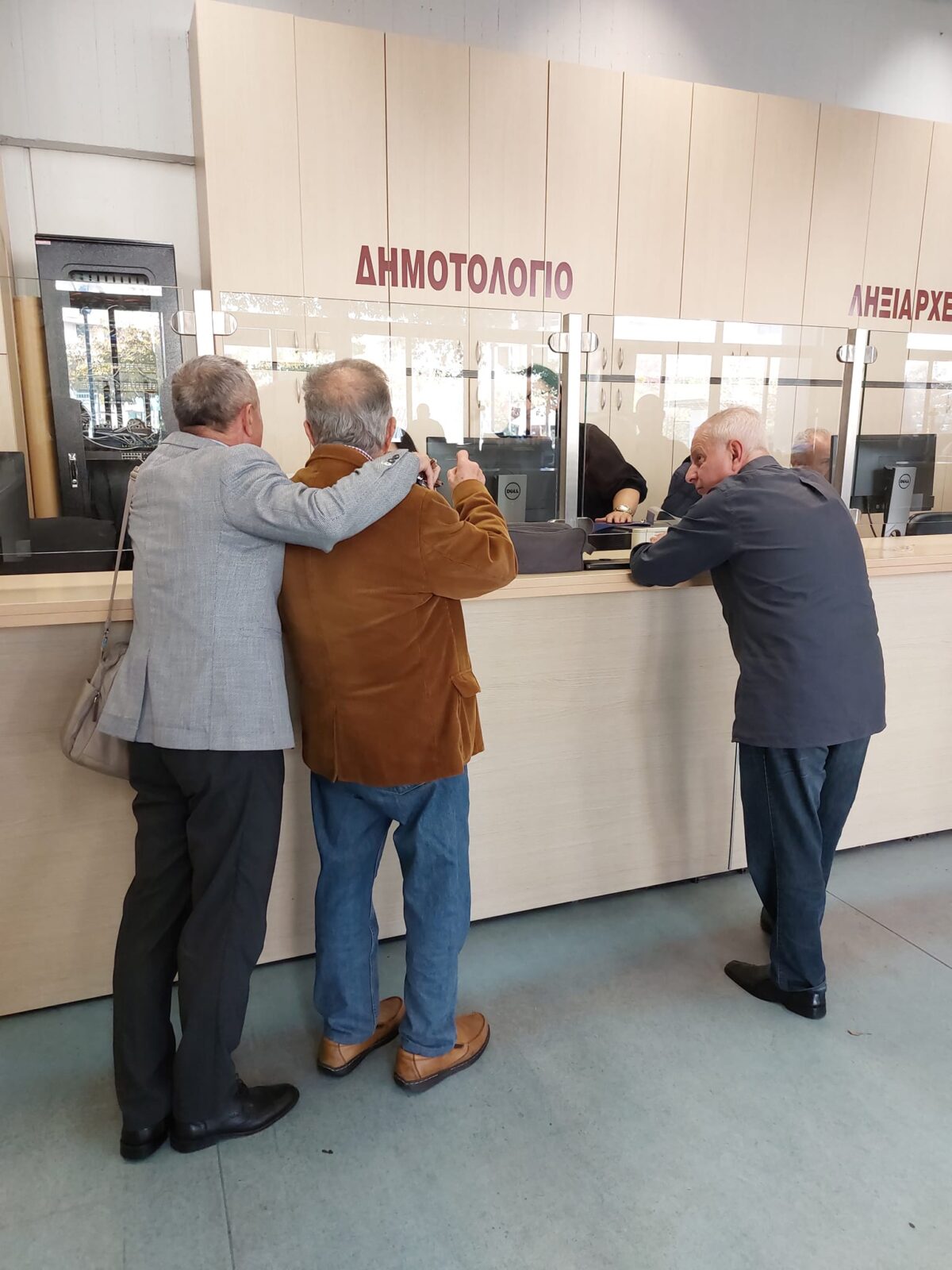 Ο Καθηγητής Γιώργος Πιπερόπουλος επέστρεψε στην γενέτειρά του - Pieria News