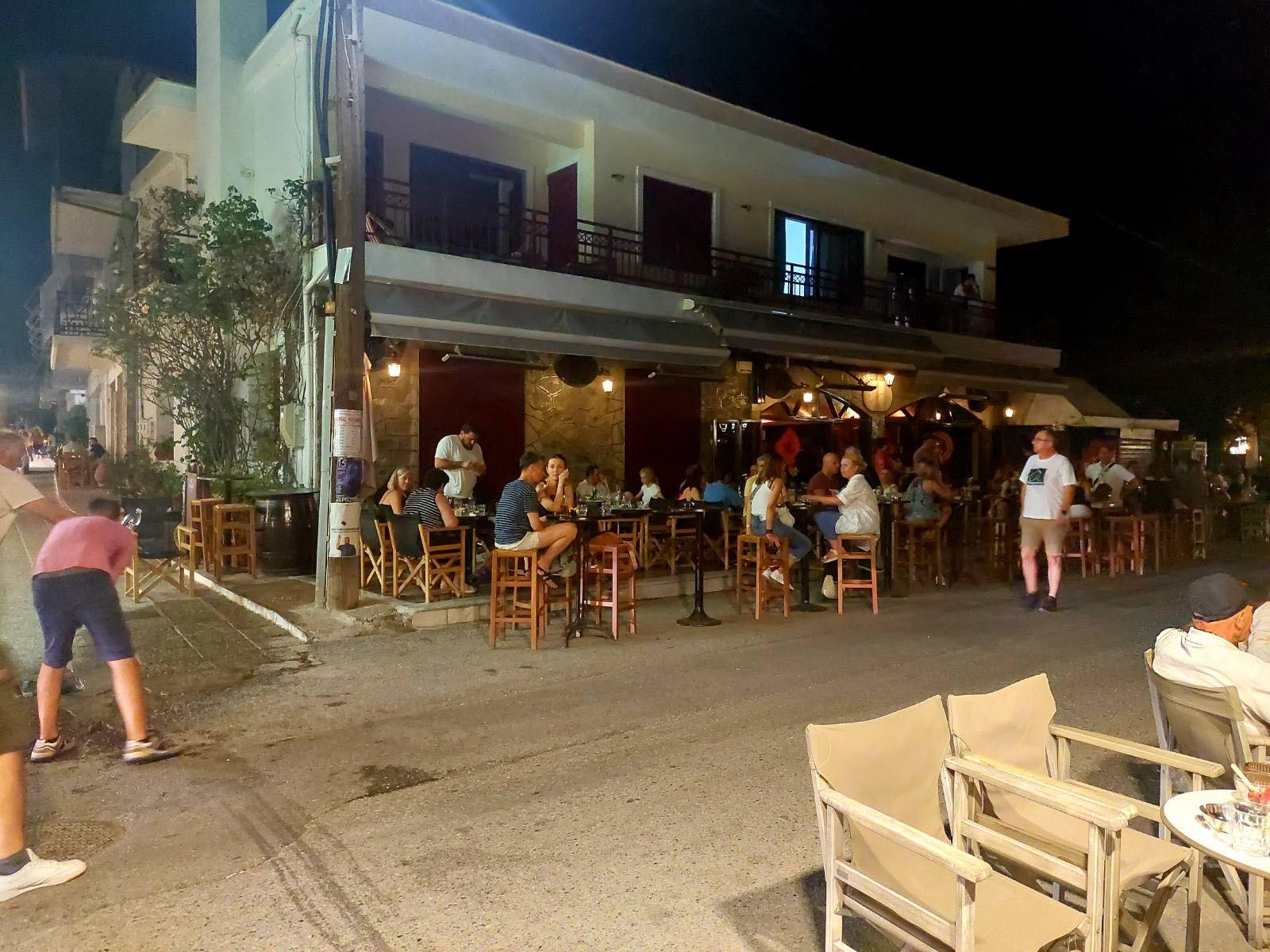 Τρόμος και πανικός στον Πλαταμώνα: Μεγαλόσωμος αδέσποτος σκύλος δάγκωσε ...